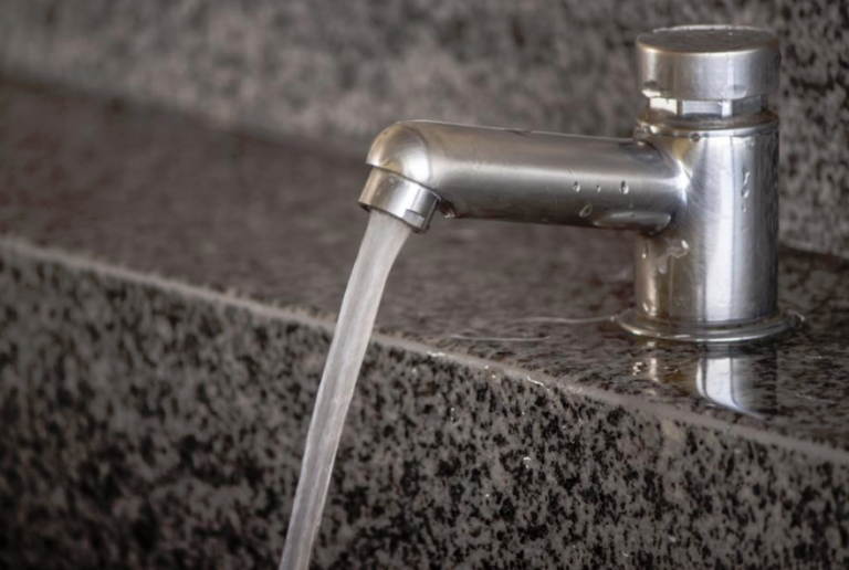 4 Common Household Water Leak Warning Signs - Flood Brothers Plumbing